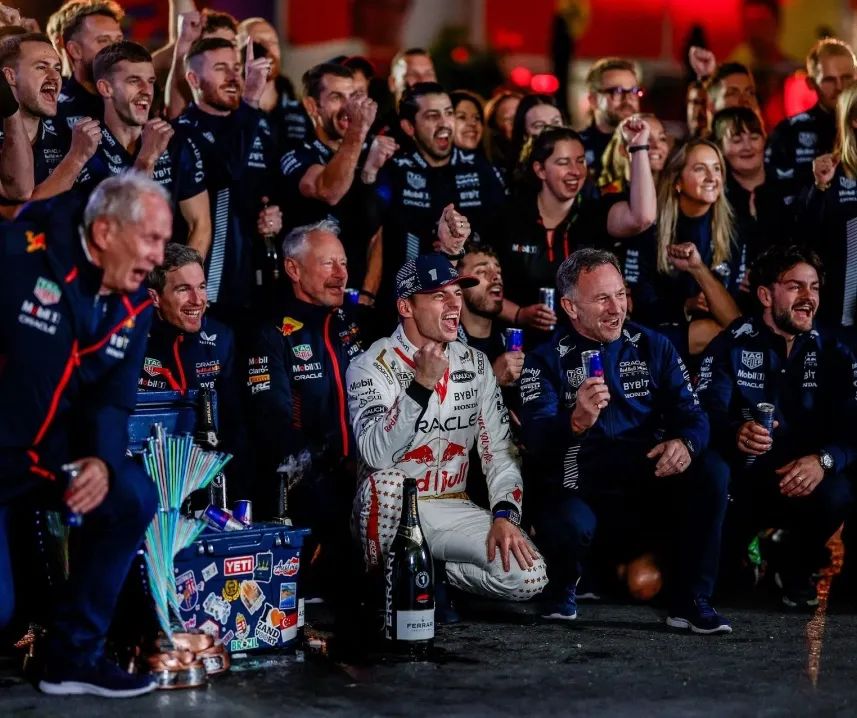 Oracle Cloud 助力甲骨文红牛车队创造 F1 赛季纪录 - 墨天轮